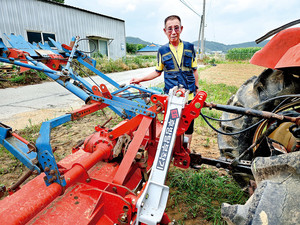 트랙터에 작업기 부착 ‘쉽고 안전하게’···“손 끼일 걱정 뚝”